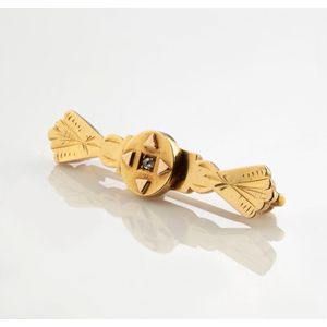 Robert Rollason antique bar brooch, 9ct yellow gold set with a ...