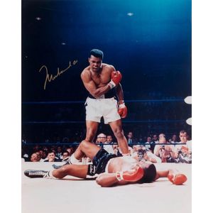 Ali Dominates Liston: Signed Color Photo - Sporting - Boxing - Memorabilia