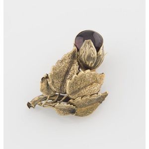 18ct Gold Foliate Carbuncle Brooch in Box - Brooches - Jewellery