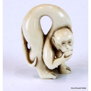 Japanese Ivory Monkey Okimono, Showa Period, 1930s - Ivory - Oriental