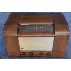 Vintage Australian STC radio - price guide and values