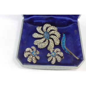 Weiss Brooch and Earring Set - Boxed - Brooches - Jewellery