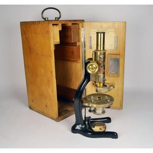 E. Leitz Antique Microscope in Original Box - Optical - Microscopes ...