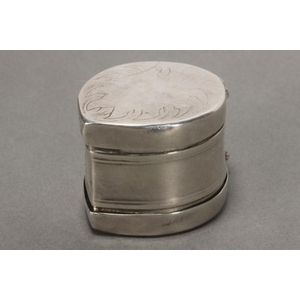 Charles II Heart-Shaped Nutmeg Grater - Condiment & Cruet Sets - Silver