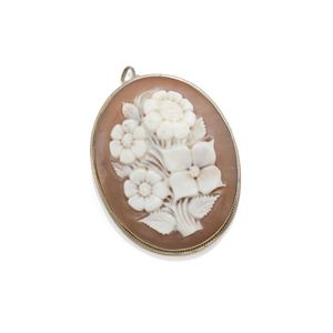 Silver Oval Shell Cameo Brooch/Pendant with Carved Flowers - Brooches ...