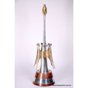 Silver items by Australian / British silversmith Stuart Devlin - price ...