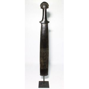 New Guinea tribal artefacts clubs - price guide and values
