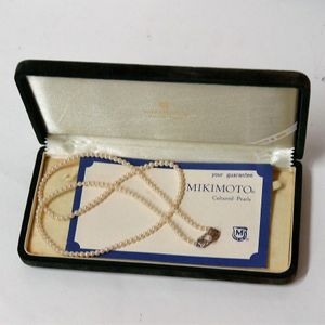 Mikimoto (Japan) necklaces - price guide and values
