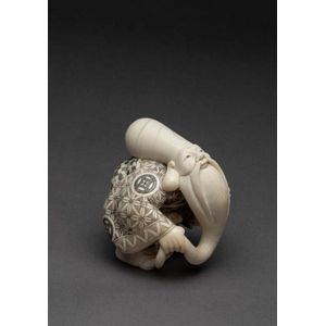 Carved Chinese ivory human figures - price guide and values