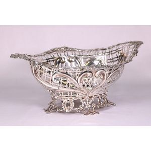 William Comyns, & Sons (London) silversmiths - price guide and values