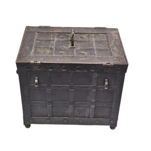 17th Century German Iron Armada Chest with Secret Compartment - Trunks ...