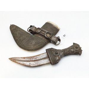 Omani Jambiya: Traditional Dagger with Silver Filigree Handle - Edged ...