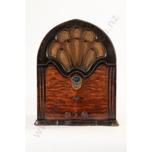 1930s Art Deco style cased radios - price guide and values