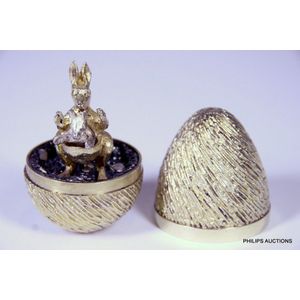 Silver items by Australian / British silversmith Stuart Devlin - price ...