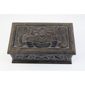 New Zealand Maori artefacts waka huia (box) - price guide and values