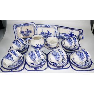 Royal Doulton Norfolk Tea Set - 42 Pieces - Royal Doulton - Ceramics