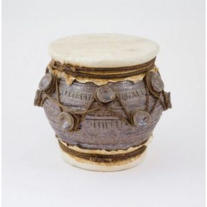 Yvonne Rust (New Zealand) ceramics - price guide and values