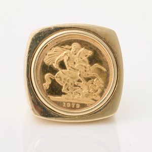 1979 Full Gold Sovereign Coin Ring in 9ct Yellow Gold - Rings - Jewellery