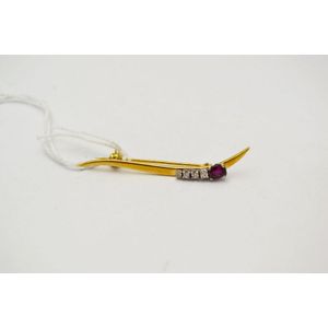 18ct Gold Ruby and Diamond Brooch - 3.9g - Brooches - Jewellery