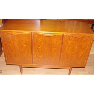 Mid-century furniture by Chiswell (Australia) - price guide and values