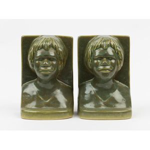 Aboriginal Woman Bookends by Melrose Pottery, 1935 - Melrose - Ceramics
