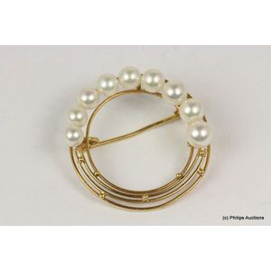Vintage Pearl Disc Brooch in 18ct Gold - Brooches - Jewellery