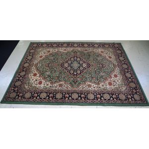 Green Middle Eastern Rug - 4m x 3m - Rugs & Carpets - Textiles & Fabrics