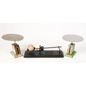 Vintage Kitchen Scales and Egg Scale Set - Scales - Household Objects