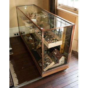 Copper-framed Shop Display Counter with Mirrored Doors - Zother ...
