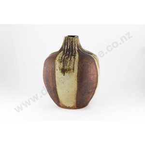 Ovoid Incised Pot by Juliet Peter - New Zealand Potters & Themes - Ceramics