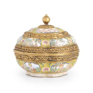 Chinese Canton enamel box and cover, Kangxi mark, Qing Dynasty ...