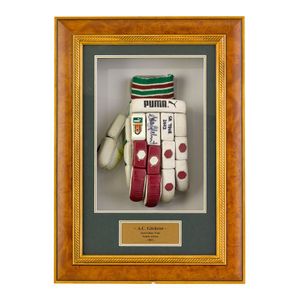 Adam Gilchrist (Australia), cricket memorabilia - price guide and values