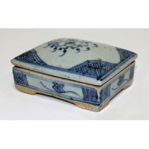 Chinese Ancestor Box, 1900 - Zother - Oriental