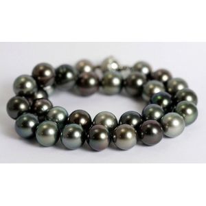 Paspaley pearls (Australia) necklaces and chains - price guide and values