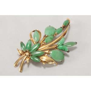 Jade Foliage Brooch in 14ct Yellow Gold - Jade - Oriental