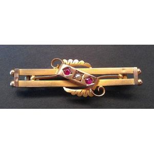 1910 Chester Gold Brooch with Pearl and Ruby - Brooches - Jewellery