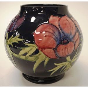Anemone pattern by Moorcroft Pottery (England) - price guide and values