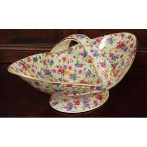 Vintage Royal Winton Royalty pattern tableware - price guide and values