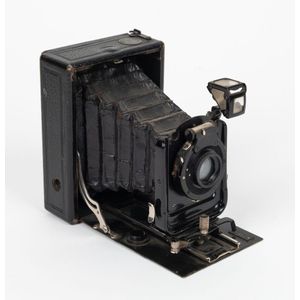 Ernemann Dresden Folding Camera with Doppel-Anastigmat VI Lar Lens ...