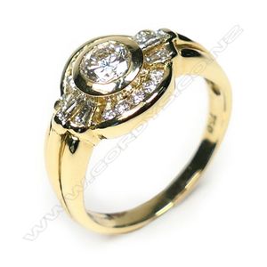18ct Gold Diamond Dressing Ring with 0.90ct TDW - Rings - Jewellery
