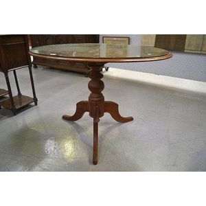 Oval Side Table - 77 x 87 cm - Tables - Side and Serving - Furniture