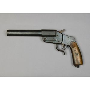 Flintlocks, flare guns carbines and other antique firearms - price ...