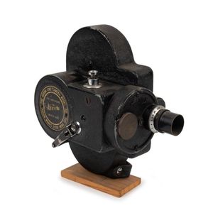 Arrow Cine Camera Model 50: 1934 Movie Camera with Viewfinder ...
