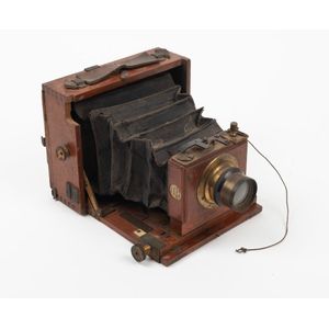 1898 Lizars 'Rambler' Field Camera with Thornton-Pickard Shutter ...