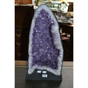 Giant Amethyst Geode - Fossils and geodes - Industry Science & Technology