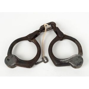 Tower Bean American Push-Button Handcuffs with Nickel Plated Finish ...
