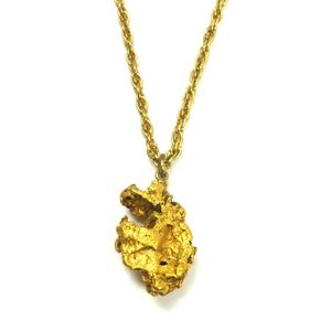 Three gold items of jewellery, consisting of 1x natural nugget ...
