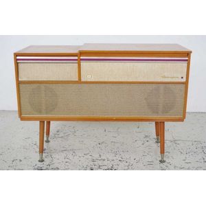 Vintage Australian STC radio - price guide and values