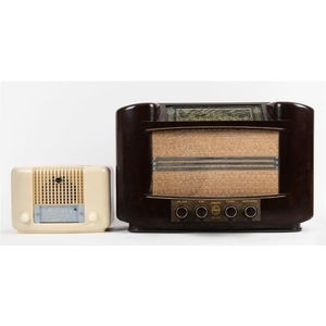Vintage Bakelite Mantle Radios: Philips Brown and Mullard Cream ...