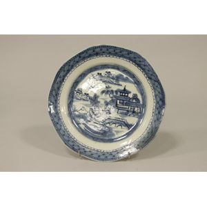 Chinese Nanking export ware blue and white porcelain - price guide and ...